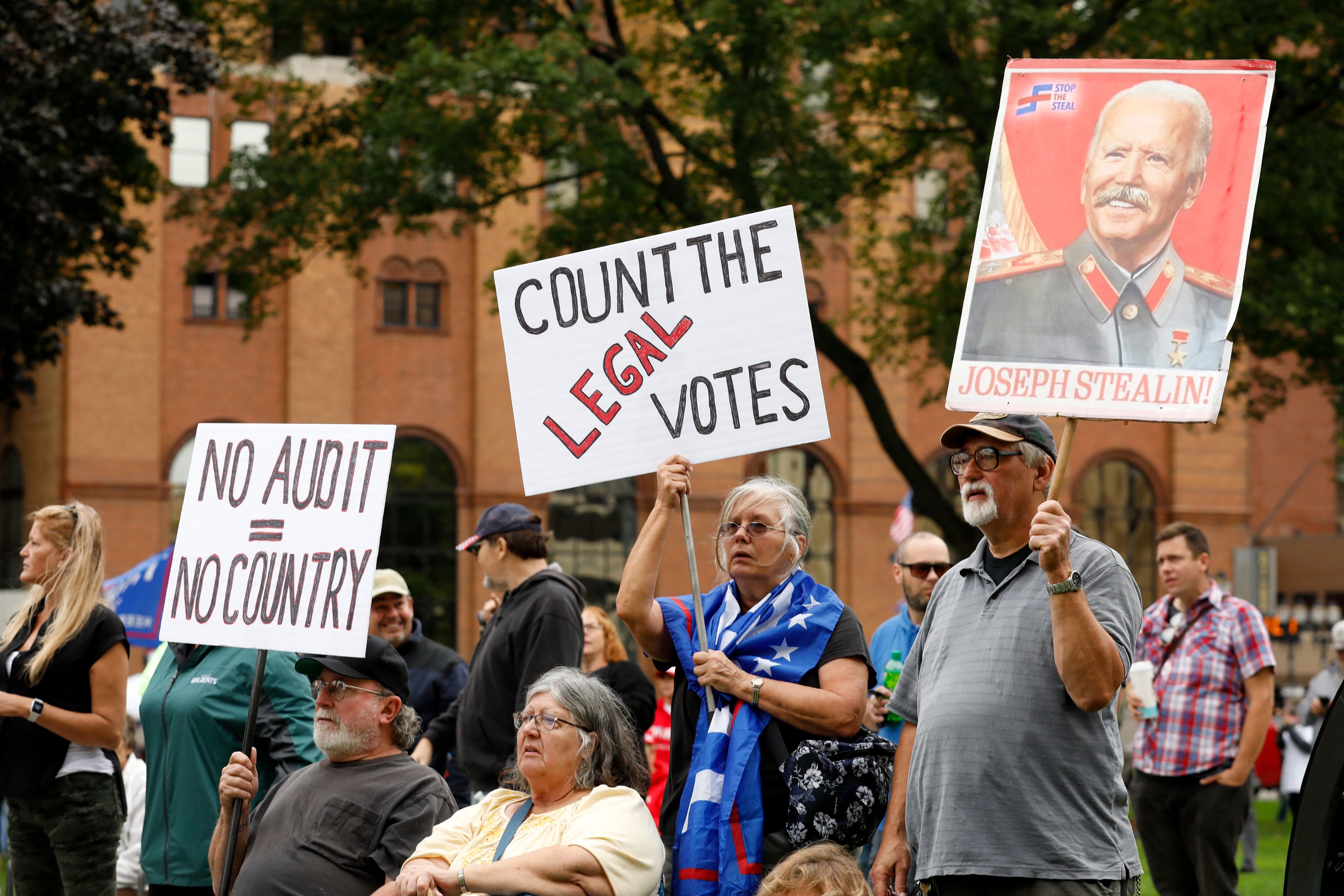 DEF CON Voting Village takes on election conspiracies, disinformation ...